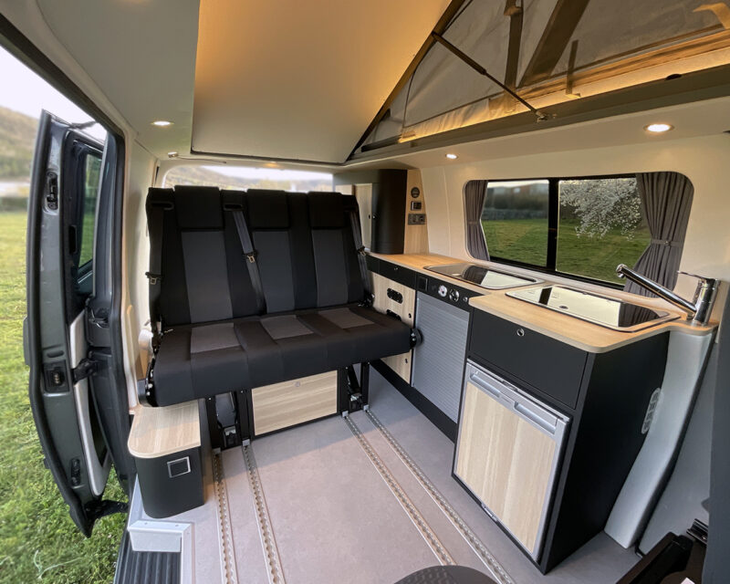 Livraison du Transporter Volkswagen T5 4motion aménagé sur-mesure - A ...