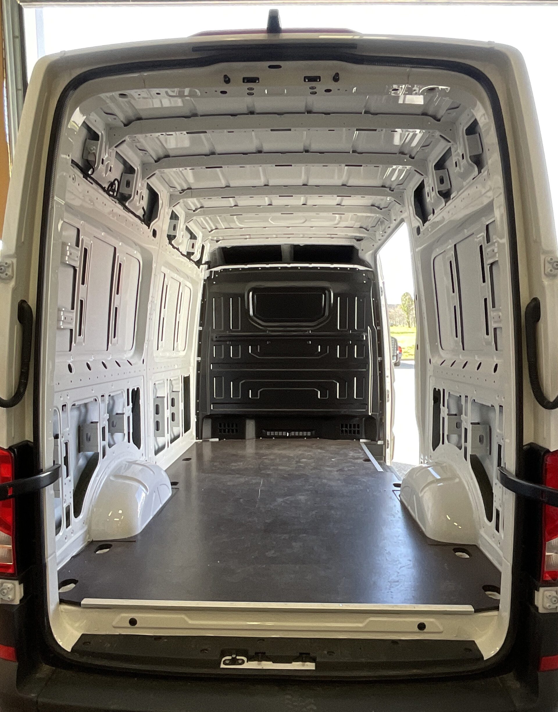 Fourgon Volkwagen Crafter 4motion aménagé sur-mesure