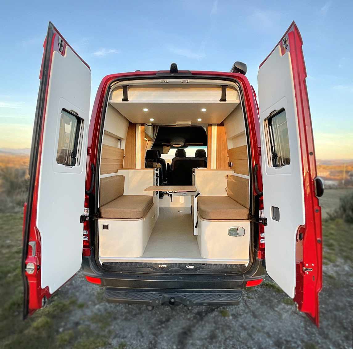 Aménagement fourgon Tulipe Mercedes Sprinter 319 L2H2 - A Contre Van